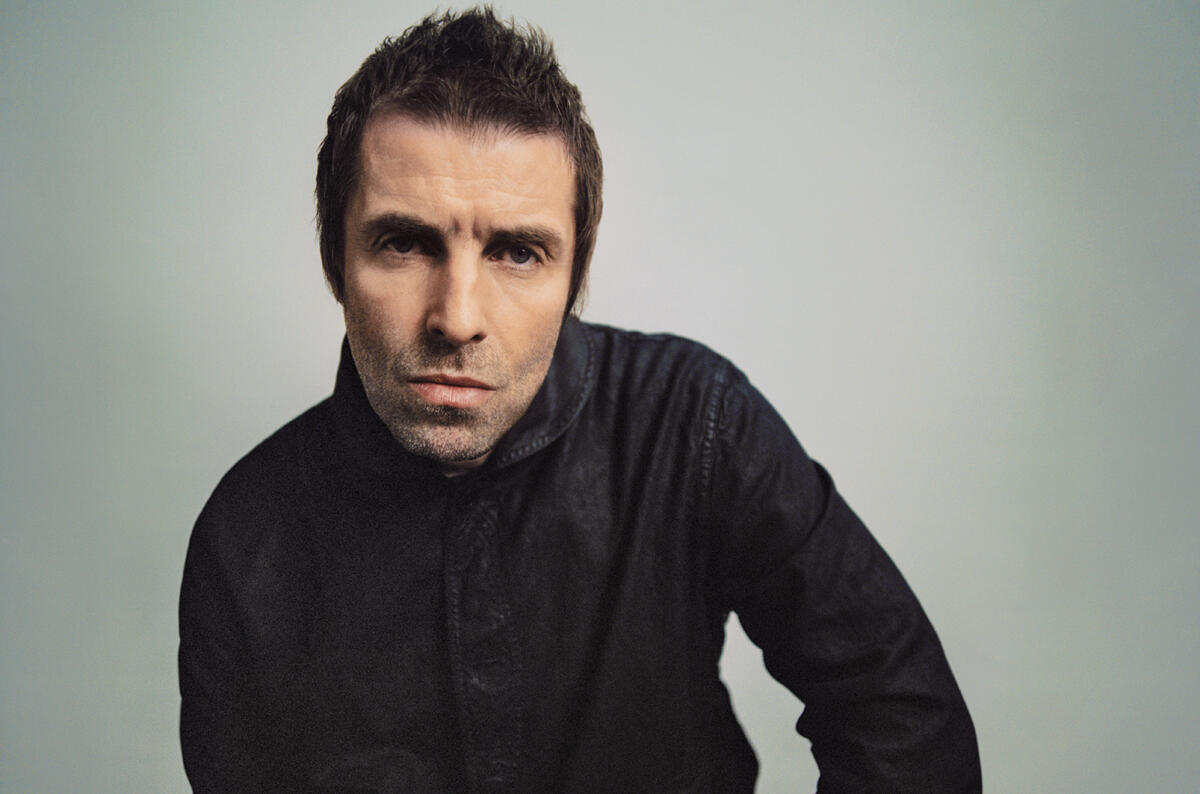 Rilis Single Baru, Liam Gallagher Ajak Dave Grohl Menulis Lagunya ...