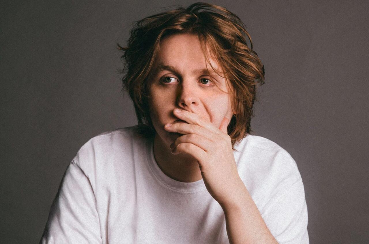 Lirik Lagu Someone You Loved Lewis Capaldi - Dafunda.com