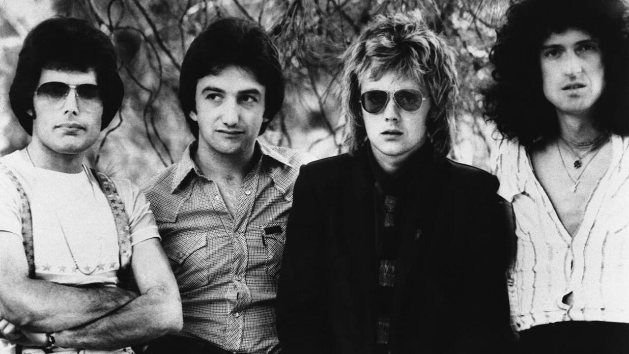 Lirik Jealousy, Lagu Galau Biru dari Queen - Dafunda.com