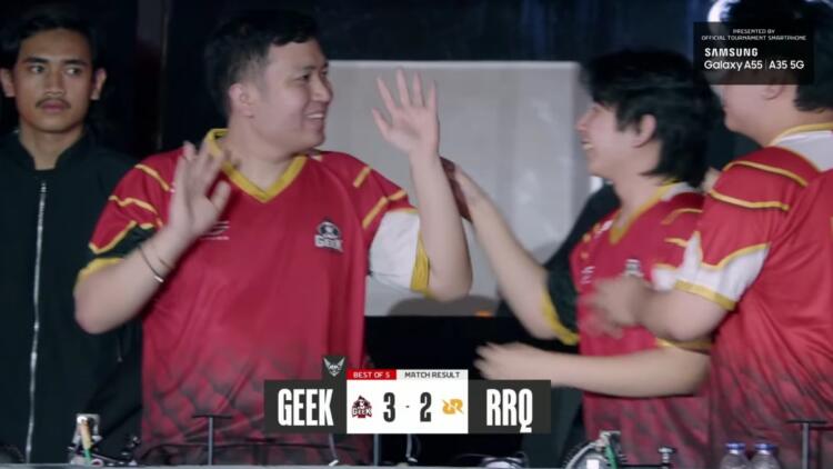 The King Slayer Geek Fam Tudukkan Sang Raja RRQ Hoshi - Dafunda.com